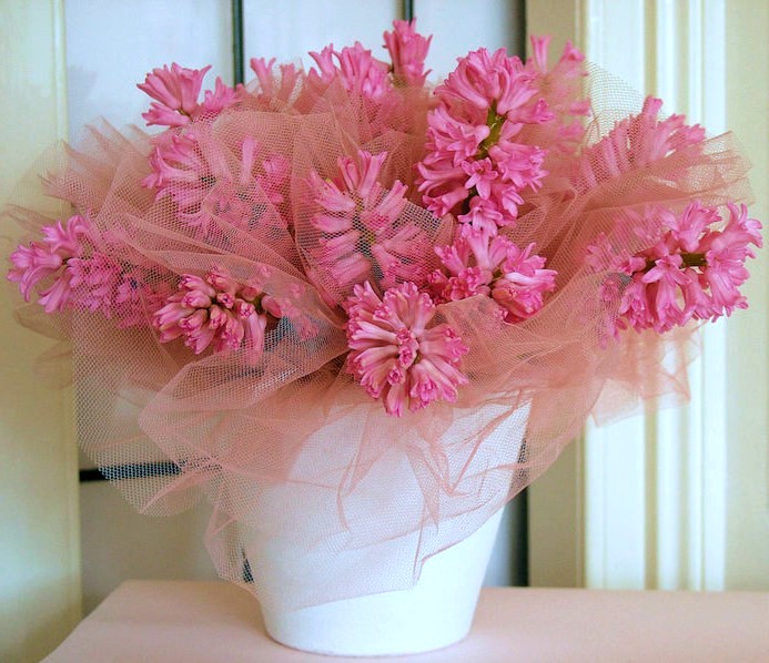 Tulle Fabric Gallery | Decorating with Tulle | DIY Tulle Wedding Decor